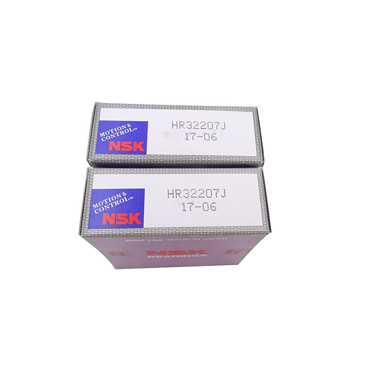 NSK 32207 bearing 35*72*24.25mm Tapered roller bearings 32207